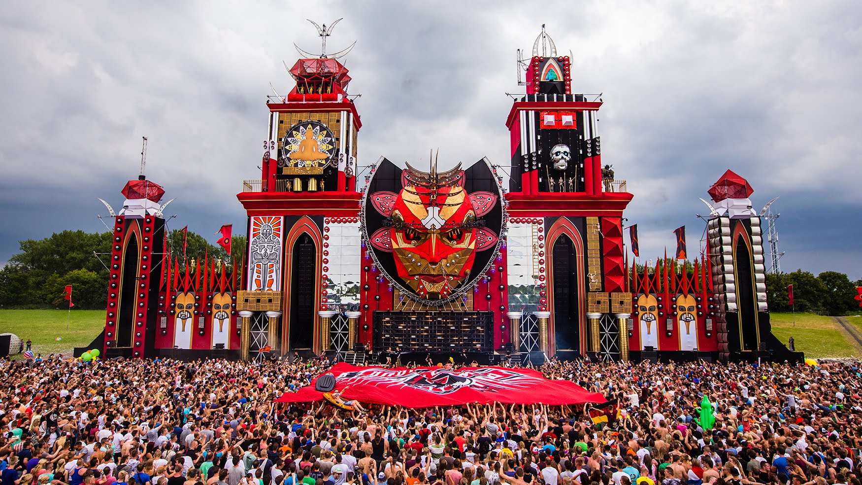 Defqon.1 Weekend Festival 2014 Official Aftermovie – Deineip.de since 2002